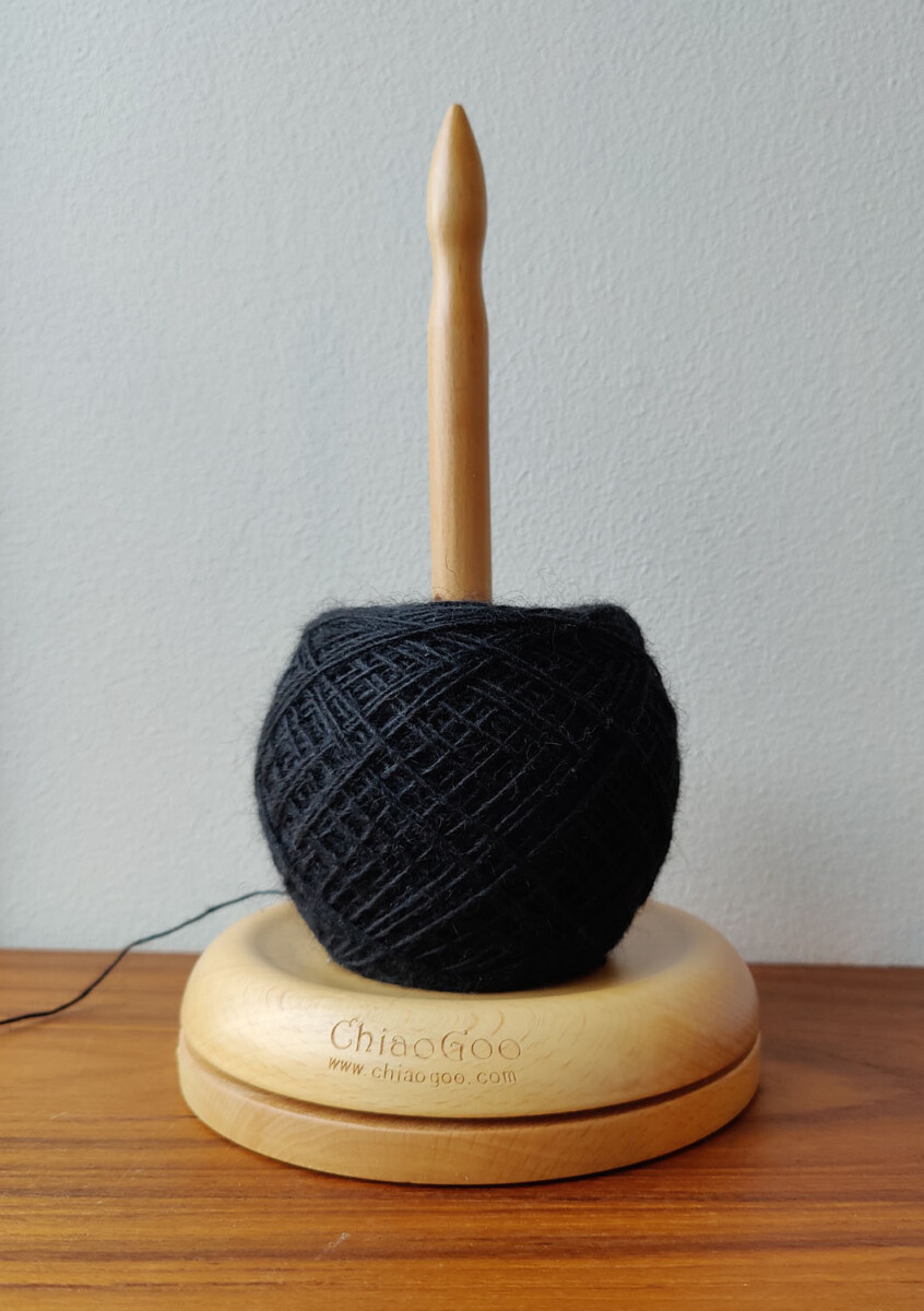 Wooden Yarn Butler - Yllotyll